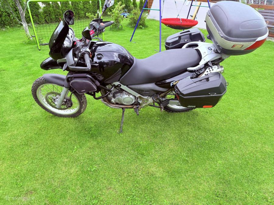 Black BMW F 650GS 2003 in Vilnius, with an engine capacity of 0.65 L and mileage of 54 thousand km for 2400 €, photo 7 on AUTOMOTO.COM.LV