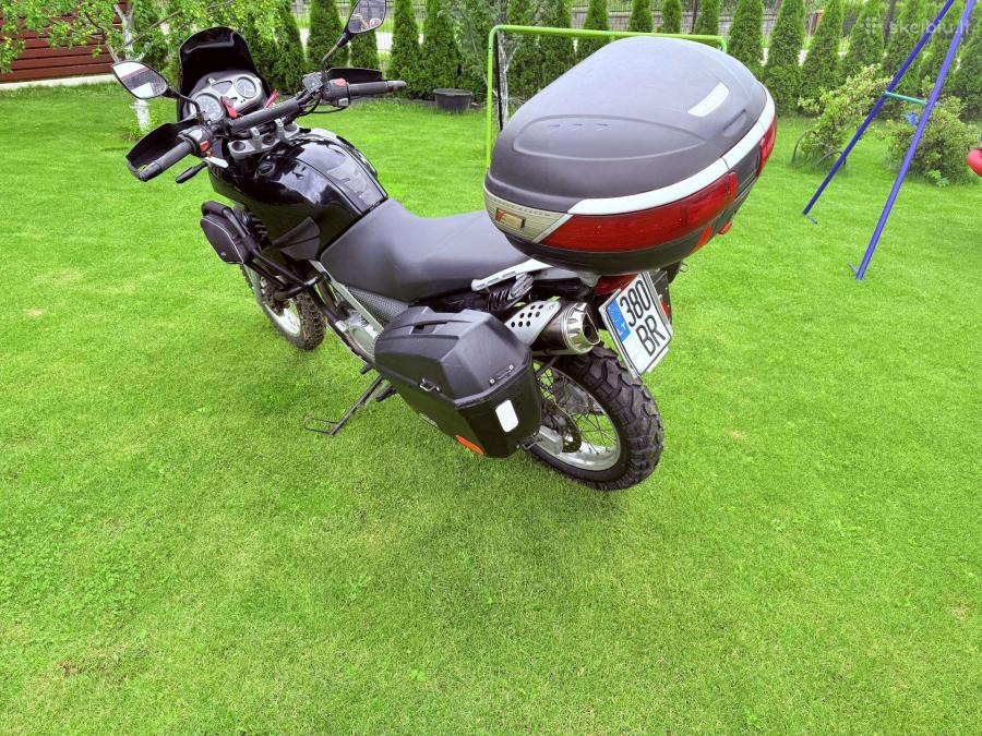 Black BMW F 650GS 2003 in Vilnius, with an engine capacity of 0.65 L and mileage of 54 thousand km for 2400 €, photo 8 on AUTOMOTO.COM.LV