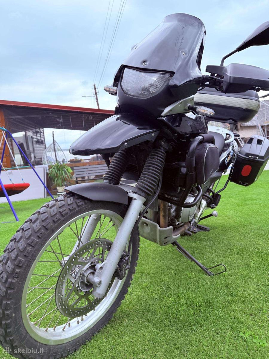 Black BMW F 650GS 2003 in Vilnius, with an engine capacity of 0.65 L and mileage of 54 thousand km for 2400 €, photo 11 on AUTOMOTO.COM.LV