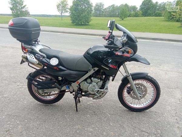 Black BMW F 650GS 2004 in Telschi, with an engine capacity of 0.65 L and mileage of 76 thousand km for 2300 €, photo 3 on AUTOMOTO.COM.LV