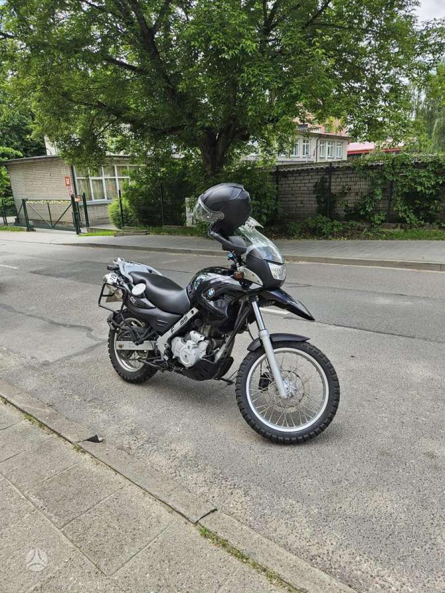 Melns BMW F 650GS 2004 Viļņa, ar dzinēja tilpumu 0.65 L un nobraukumu 18 tūkst. km par 2300 €, foto 1 vietnē AUTOMOTO.COM.LV