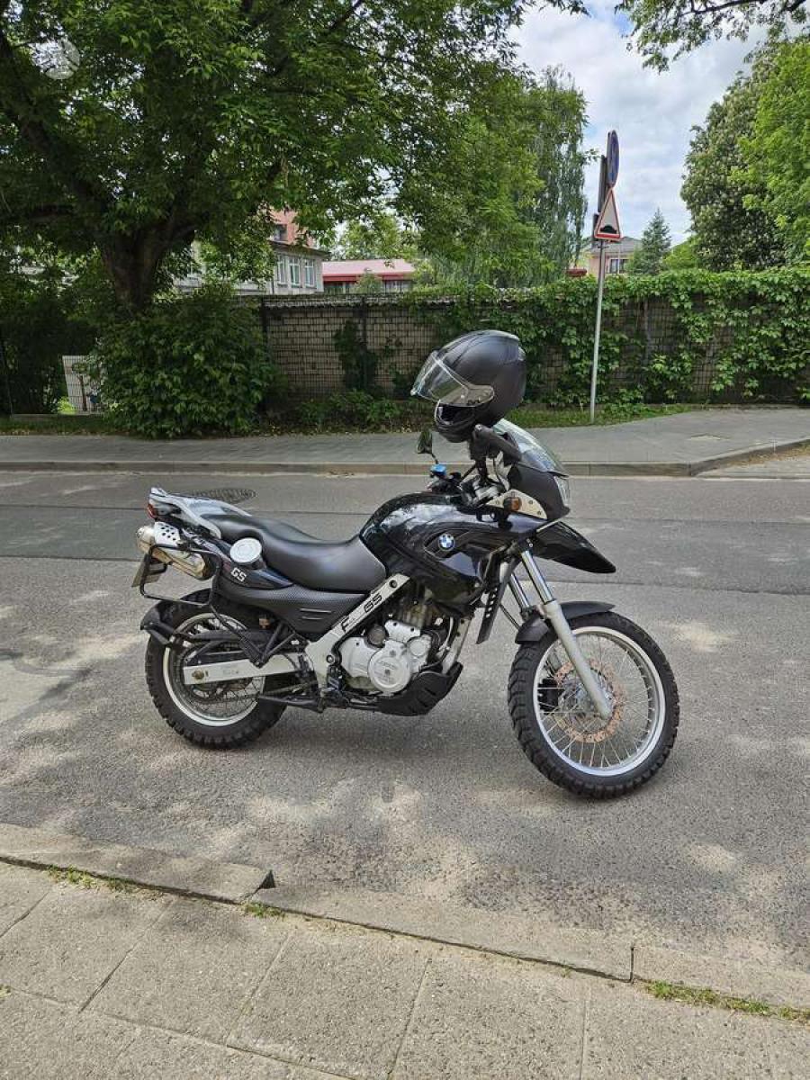 Melns BMW F 650GS 2004 Viļņa, ar dzinēja tilpumu 0.65 L un nobraukumu 18 tūkst. km par 2300 €, foto 3 vietnē AUTOMOTO.COM.LV
