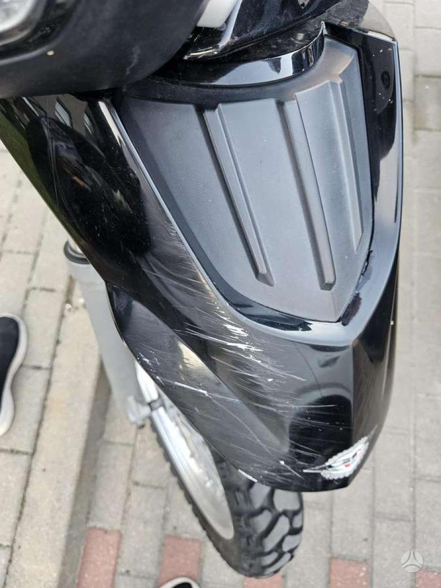Melns BMW F 650GS 2004 Viļņa, ar dzinēja tilpumu 0.65 L un nobraukumu 18 tūkst. km par 2300 €, foto 14 vietnē AUTOMOTO.COM.LV
