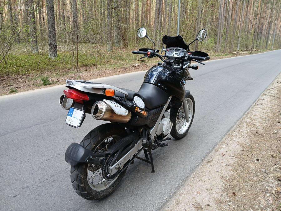 Black BMW F 650GS 2004 in Vilnius, with an engine capacity of 0.65 L and mileage of 94 thousand km for 1750 €, photo 4 on AUTOMOTO.COM.LV