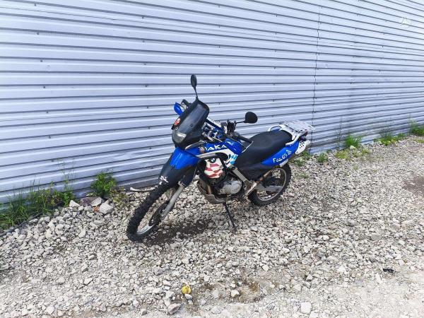 BMW F 650GS 2001 in Vilnius on AUTOMOTO.COM.LV Blue BMW F 650GS 2001 in Vilnius, with an engine capacity of 0.65 L and mileage of 80 thousand km for 2000 €, photo 5 on AUTOMOTO.COM.LV