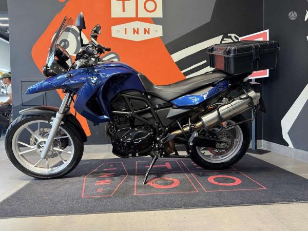 BMW F 650GS 2011 in Vilnius on AUTOMOTO.COM.LV Blue BMW F 650GS 2011 in Vilnius, with an engine capacity of 0.80 L and mileage of 21 thousand km for 4199 €, photo 3 on AUTOMOTO.COM.LV