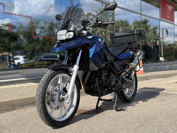 BMW F 650GS 2011 in Vilnius on AUTOMOTO.COM.LV Blue BMW F 650GS 2011 in Vilnius, with an engine capacity of 0.80 L and mileage of 21 thousand km for 4199 €, photo 5 on AUTOMOTO.COM.LV