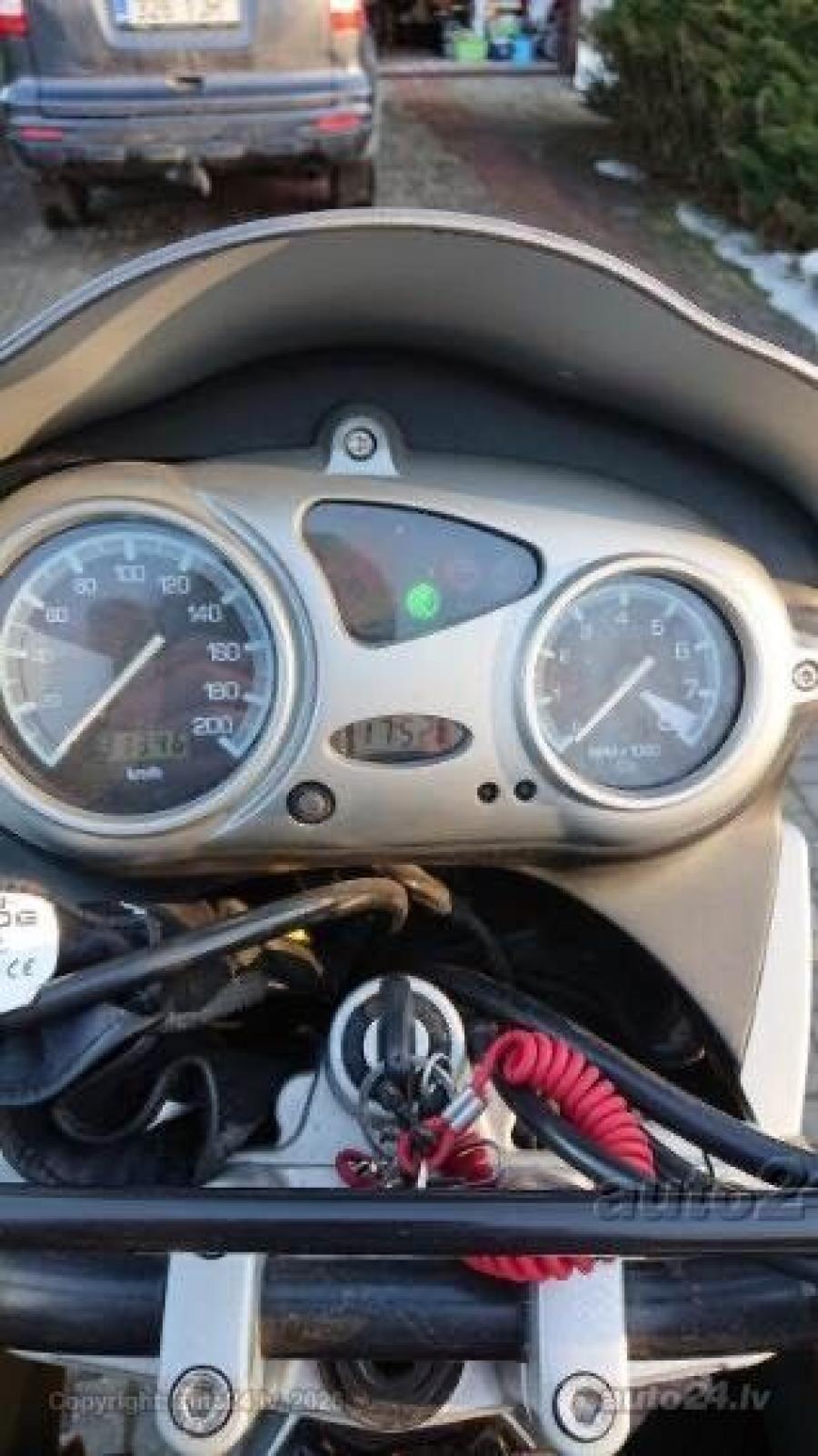 Grey BMW F 650GS 2001 in Tartu, with an engine capacity of 0.65 L and mileage of 31 thousand km for 2999 €, photo 7 on AUTOMOTO.COM.LV