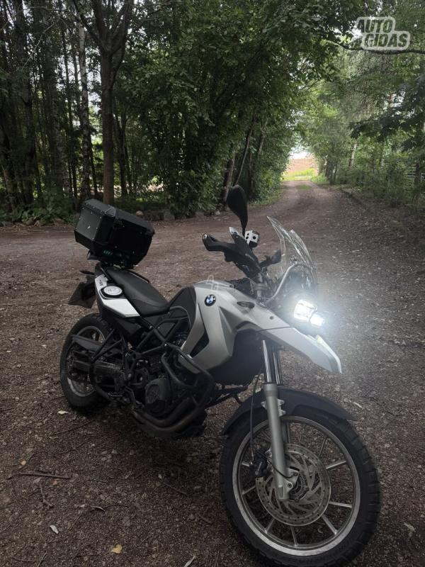 Grey BMW F 650GS 2009 in Vilnius, with an engine capacity of 0.80 L and mileage of 80 thousand km for 3900 €, photo 1 on AUTOMOTO.COM.LV