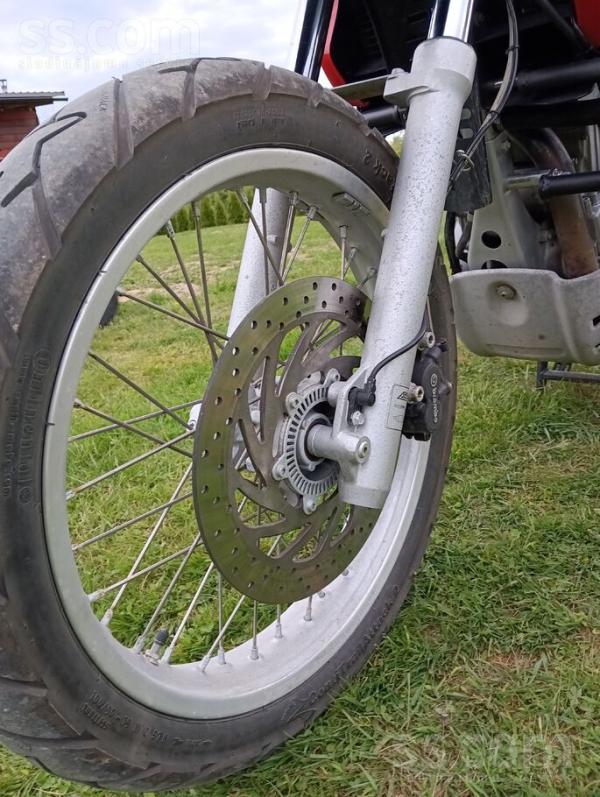 BMW F 650GS 2001 in Cesis, with an engine capacity of 0.65 L and mileage of 0 thousand km for 3200 €, photo 3 on AUTOMOTO.COM.LV