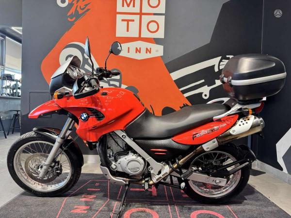 Red BMW F 650GS 2000 in Vilnius, with an engine capacity of 0.65 L and mileage of 69 thousand km for 2499 €, photo 2 on AUTOMOTO.COM.LV