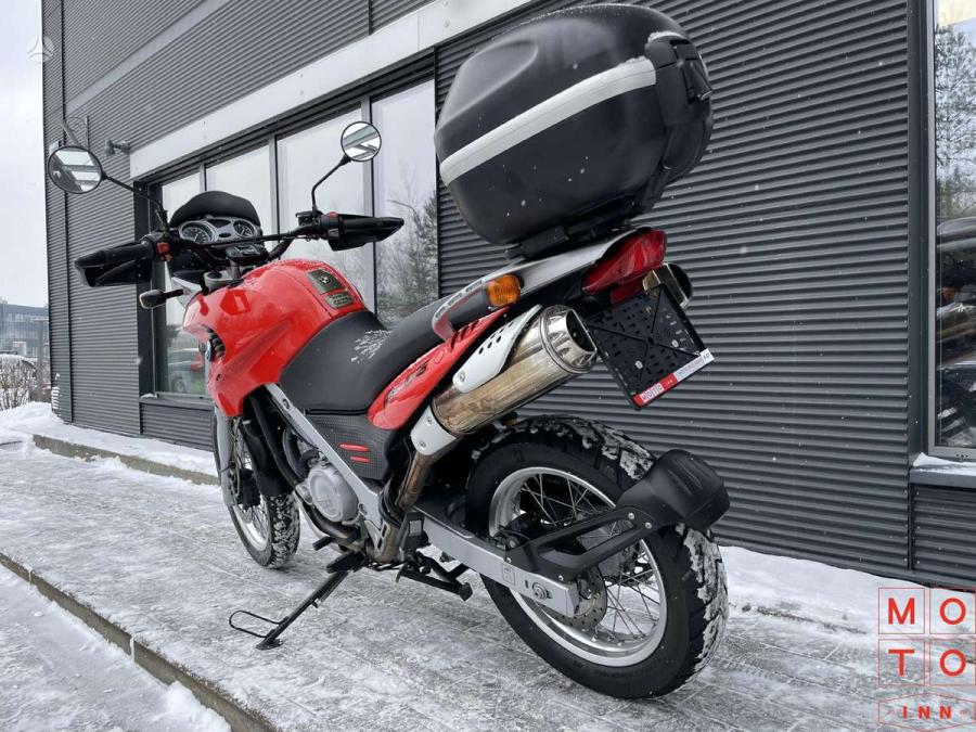Красный БМВ F 650GS 2000 в Рига, объемом двигателя 0.65 л и пробегом 69 тыс. км за 2499 €, фото 3 на AUTOMOTO.COM.LV