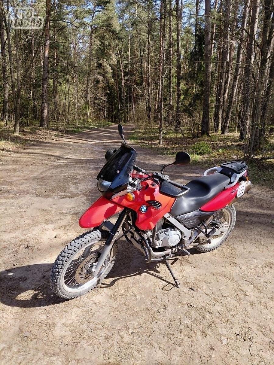 Red BMW F 650GS 2000 in Utena, with an engine capacity of 0.65 L and mileage of 67 thousand km for 1690 €, photo 3 on AUTOMOTO.COM.LV