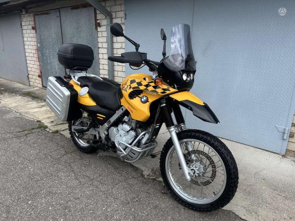 Red BMW F 650GS 2001 in Birstonas, with an engine capacity of 0.65 L and mileage of 42 thousand km for 2499 €, photo 1 on AUTOMOTO.COM.LV