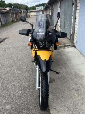 Red BMW F 650GS 2001 in Birstonas, with an engine capacity of 0.65 L and mileage of 42 thousand km for 2499 €, photo 8 on AUTOMOTO.COM.LV