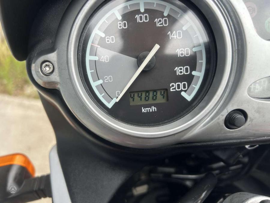 Red BMW F 650GS 2001 in Birstonas, with an engine capacity of 0.65 L and mileage of 45 thousand km for 2350 €, photo 8 on AUTOMOTO.COM.LV