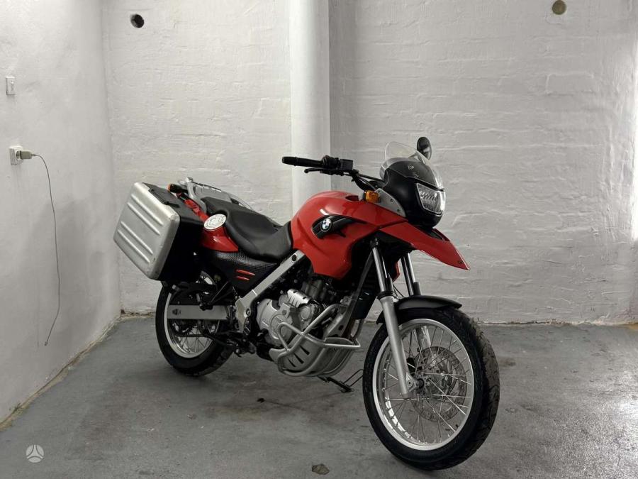 Red BMW F 650GS 2006 in Vilkaviskis, with an engine capacity of 0.65 L and mileage of 27 thousand km for 2350 €, photo 1 on AUTOMOTO.COM.LV