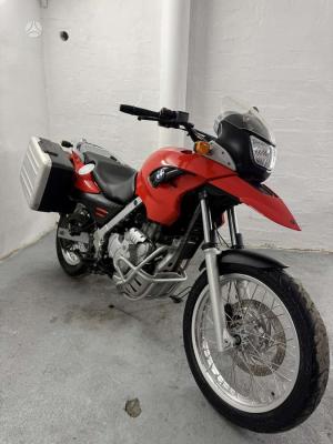 Red BMW F 650GS 2006 in Vilkaviskis, with an engine capacity of 0.65 L and mileage of 27 thousand km for 2350 €, photo 4 on AUTOMOTO.COM.LV