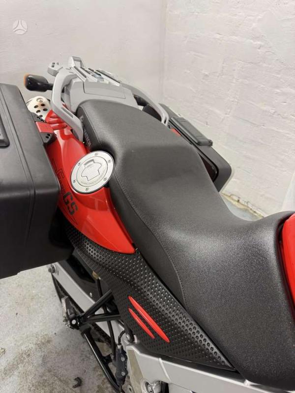 Красный БМВ F 650GS 2006 в Вилкавишкис, объемом двигателя 0.65 л и пробегом 27 тыс. км за 2350 €, фото 9 на AUTOMOTO.COM.LV