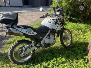 Balts BMW F 650GS 2000 Viļņa, ar dzinēja tilpumu 0.65 L un nobraukumu 30 tūkst. km par 2400 €, foto 3 vietnē AUTOMOTO.COM.LV