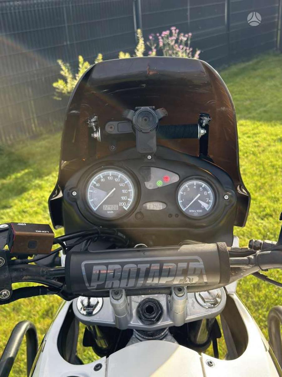 White BMW F 650GS 2001 in Kaunas, with an engine capacity of 0.65 L and mileage of 32 thousand km for 3500 €, photo 5 on AUTOMOTO.COM.LV