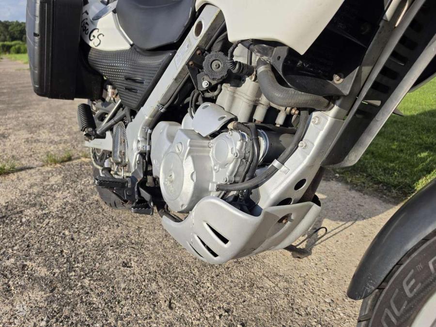 Белый БМВ F 650GS 2002 в Друскининкай, объемом двигателя 0.65 л и пробегом 39 тыс. км за 2480 €, фото 20 на AUTOMOTO.COM.LV