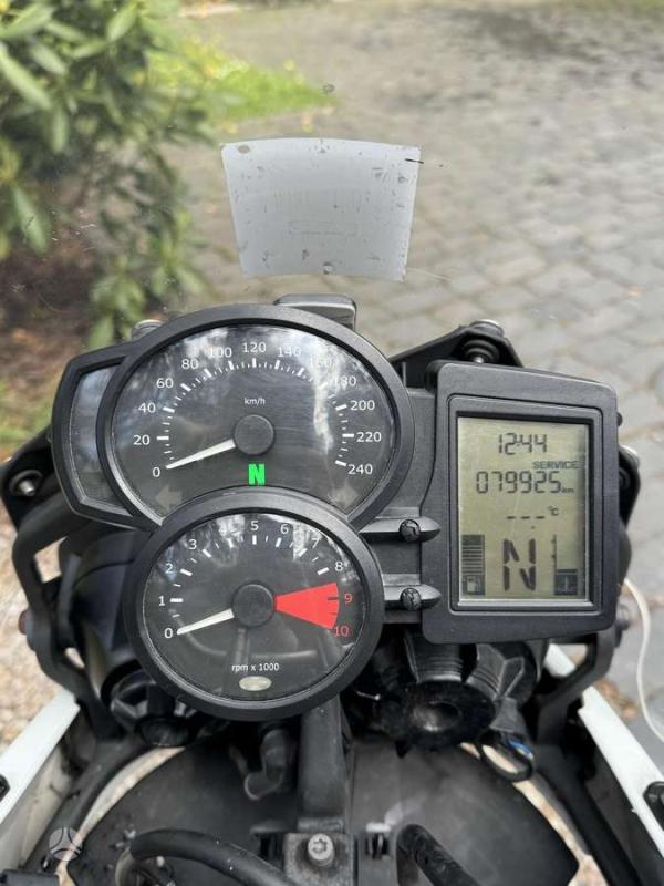 White BMW F 650GS 2012 in Vilnius, with an engine capacity of 0.80 L and mileage of 80 thousand km for 3300 €, photo 8 on AUTOMOTO.COM.LV