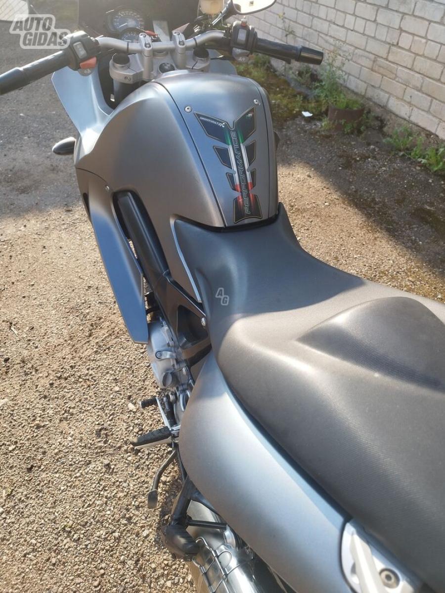 Pelēks BMW F 650ST 2009 Panevēža, ar dzinēja tilpumu 0.65 L un nobraukumu 42 tūkst. km par 2200 €, foto 10 vietnē AUTOMOTO.COM.LV