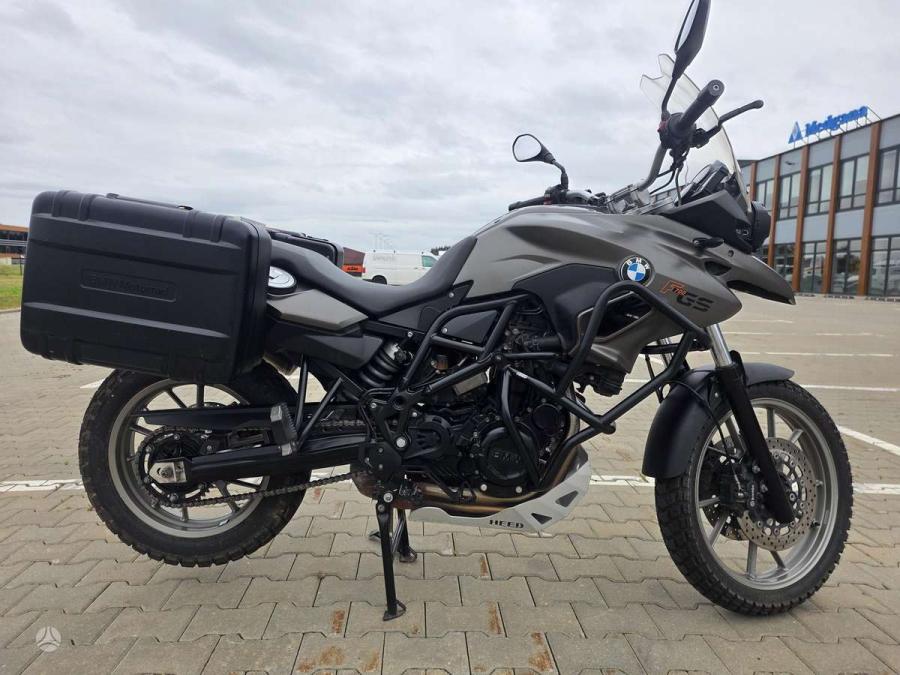 Grey BMW F 700GS 2013 in Vilnius, with an engine capacity of 0.80 L and mileage of 30 thousand km for 4999 €, photo 4 on AUTOMOTO.COM.LV