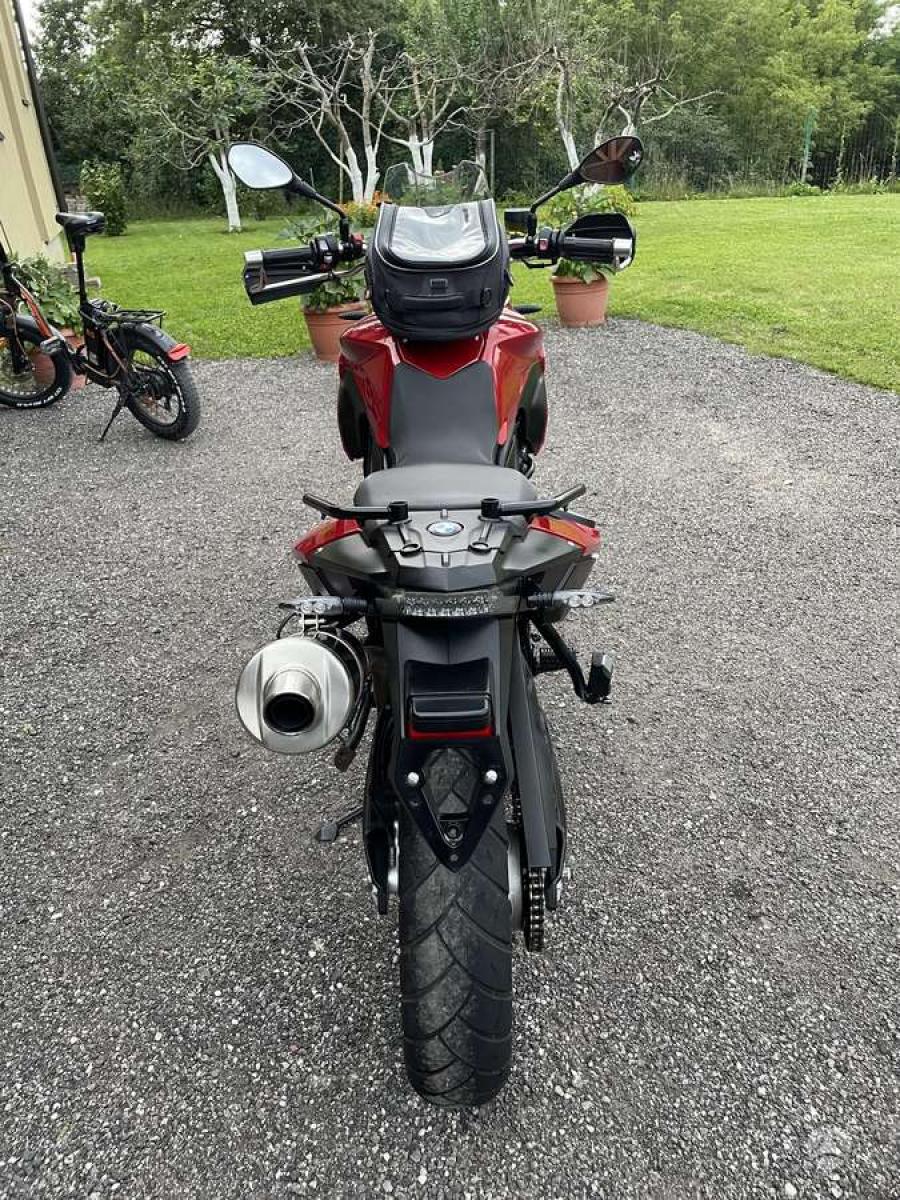 Red BMW F 700GS 2013 in Kursenai, with an engine capacity of 0.80 L and mileage of 70 thousand km for 4150 €, photo 8 on AUTOMOTO.COM.LV