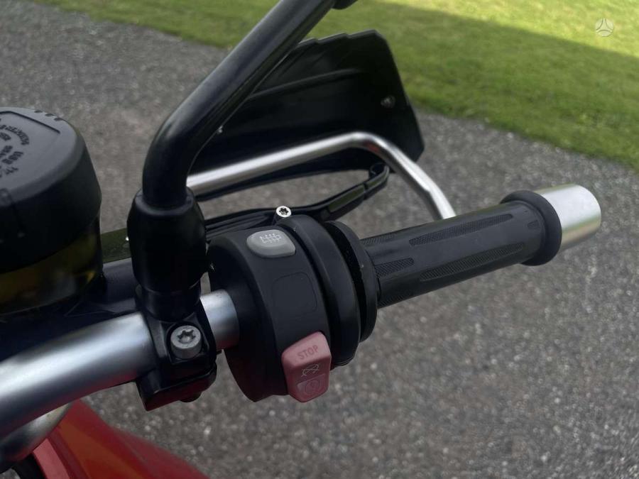 Red BMW F 700GS 2013 in Kursenai, with an engine capacity of 0.80 L and mileage of 70 thousand km for 4150 €, photo 15 on AUTOMOTO.COM.LV