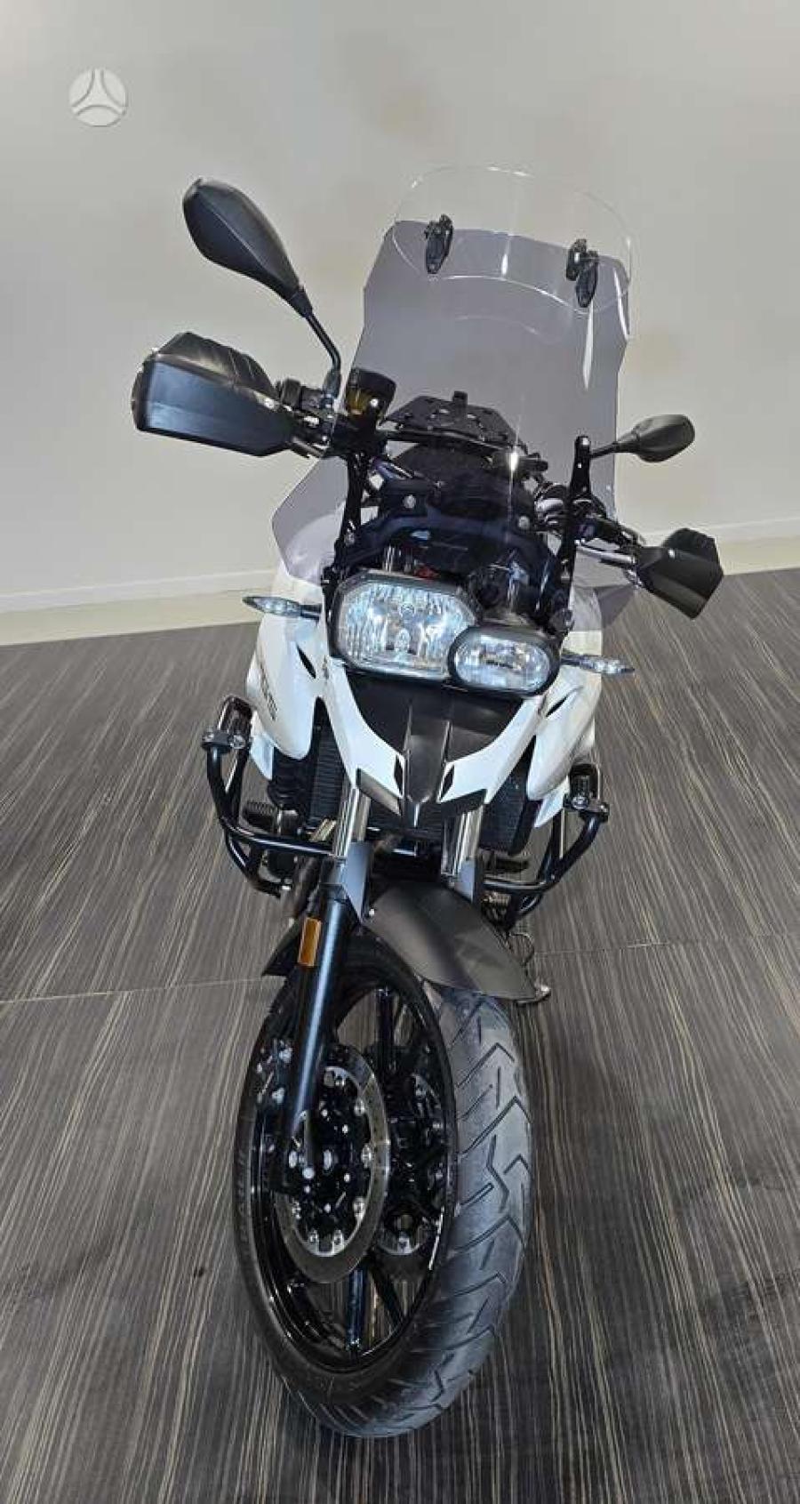 White BMW F 700GS 2017 in Siauliai, with an engine capacity of 0.80 L and mileage of 14 thousand km for 5900 €, photo 3 on AUTOMOTO.COM.LV