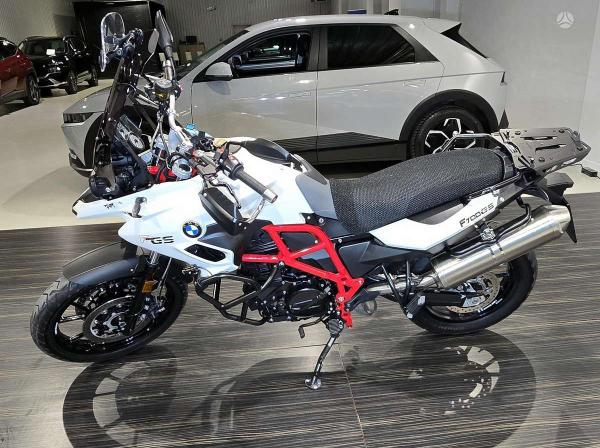 White BMW F 700GS 2017 in Siauliai, with an engine capacity of 0.80 L and mileage of 14 thousand km for 5900 €, photo 4 on AUTOMOTO.COM.LV