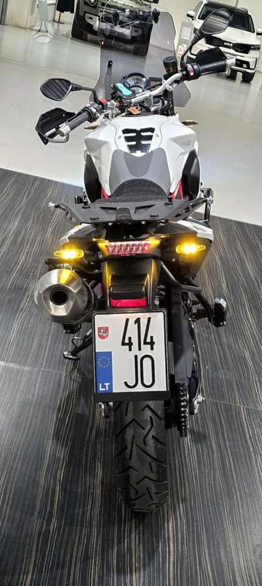 White BMW F 700GS 2017 in Siauliai, with an engine capacity of 0.80 L and mileage of 14 thousand km for 5900 €, photo 14 on AUTOMOTO.COM.LV