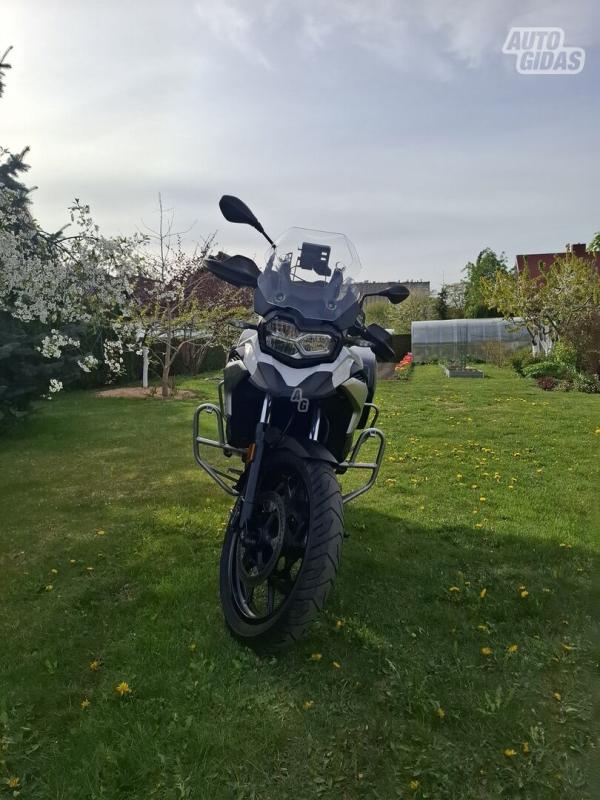 Белый БМВ F 750GS 2020 в Ионишкис, объемом двигателя 0.85 л и пробегом 22 тыс. км за 6500 €, фото 2 на AUTOMOTO.COM.LV