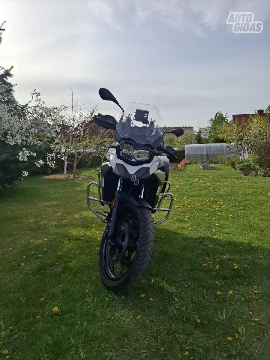 Белый БМВ F 750GS 2020 в Ионишкис, объемом двигателя 0.85 л и пробегом 22 тыс. км за 6500 €, фото 3 на AUTOMOTO.COM.LV