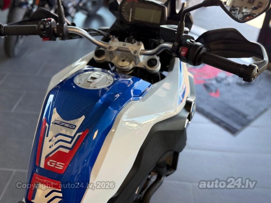 Balts BMW F 750GS 2023 Tallina, ar dzinēja tilpumu 0.85 L un nobraukumu 26 tūkst. km par 7990 €, foto 5 vietnē AUTOMOTO.COM.LV