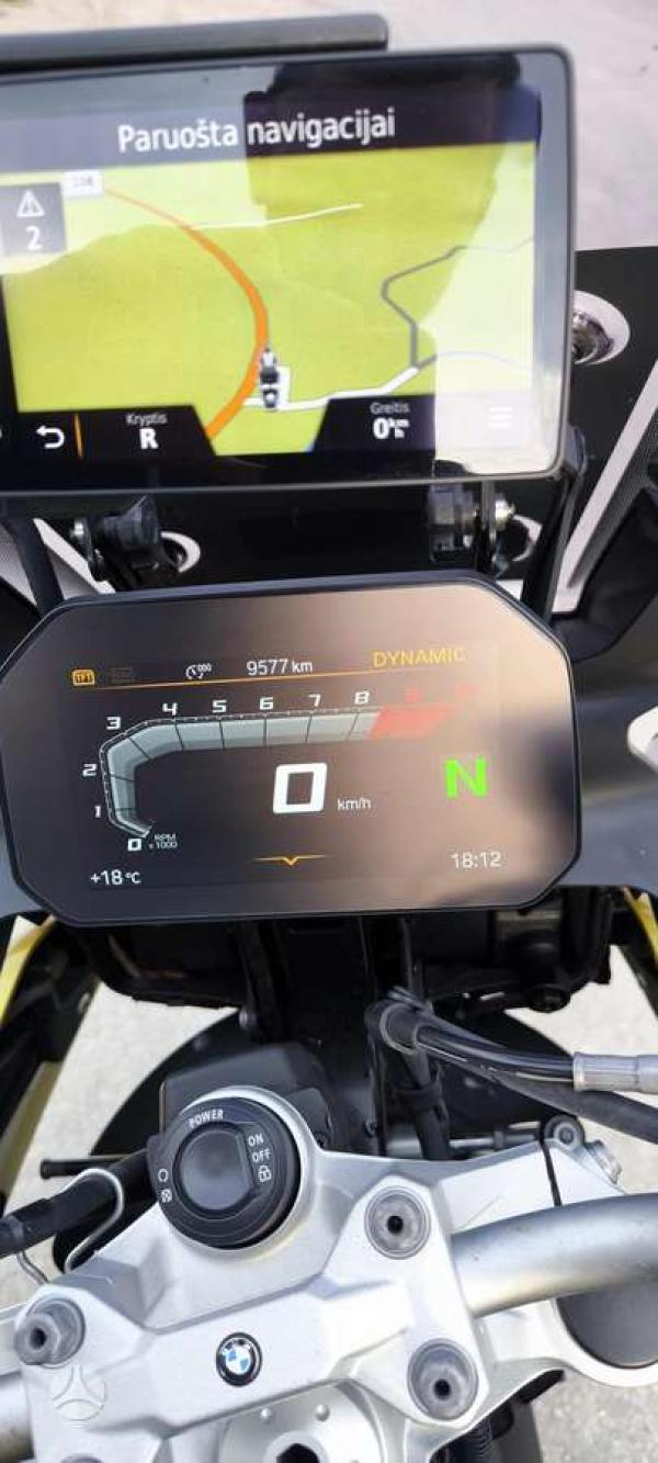 BMW F 750GS 2019 in Vilnius on AUTOMOTO.COM.LV Yellow BMW F 750GS 2019 in Vilnius, with an engine capacity of 0.85 L and mileage of 10 thousand km for 9000 €, photo 8 on AUTOMOTO.COM.LV