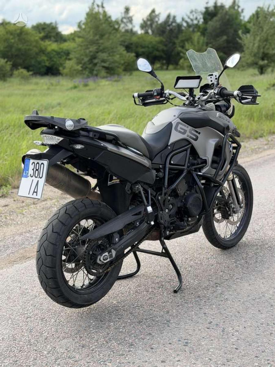 Black BMW F 800GS 2009 in Jonava, with an engine capacity of 0.80 L and mileage of 55 thousand km for 5200 €, photo 5 on AUTOMOTO.COM.LV
