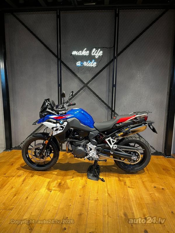 Zils BMW F 800GS 2026 Tallina, ar dzinēja tilpumu 0.90 L un nobraukumu 1 tūkst. km par 11990 €, foto 5 vietnē AUTOMOTO.COM.LV