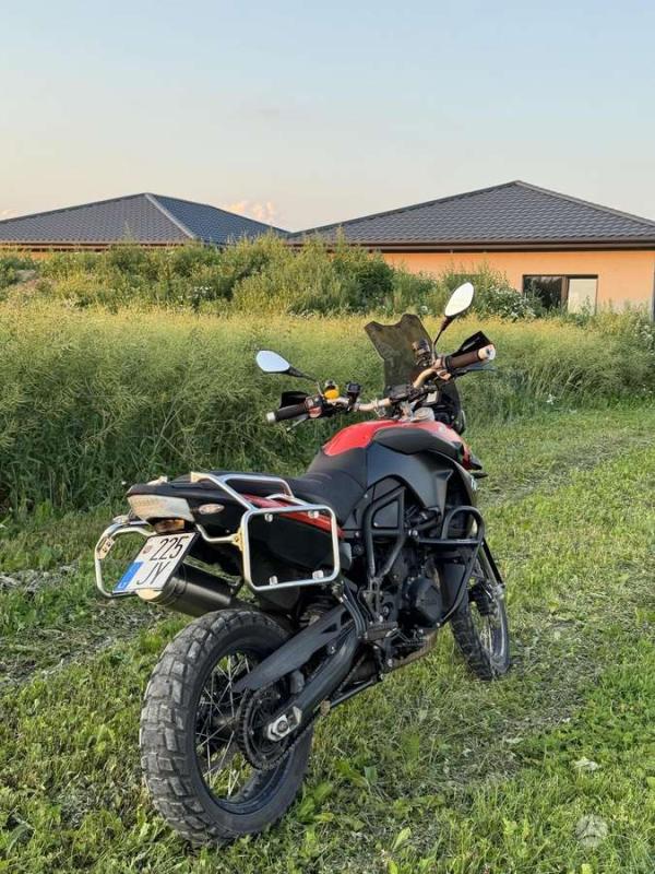 Красный БМВ F 800GS 2010 в Каунас, объемом двигателя 0.80 л и пробегом 60 тыс. км за 4700 €, фото 4 на AUTOMOTO.COM.LV