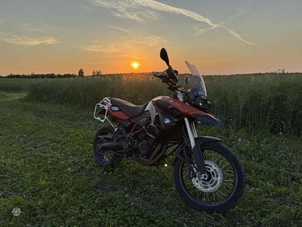 Red BMW F 800GS 2010 in Kaunas, with an engine capacity of 0.80 L and mileage of 60 thousand km for 4700 €, photo 1 on AUTOMOTO.COM.LV