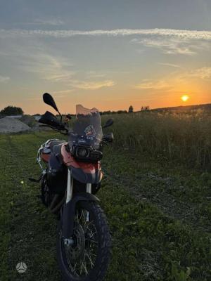 Red BMW F 800GS 2010 in Kaunas, with an engine capacity of 0.80 L and mileage of 60 thousand km for 4700 €, photo 3 on AUTOMOTO.COM.LV