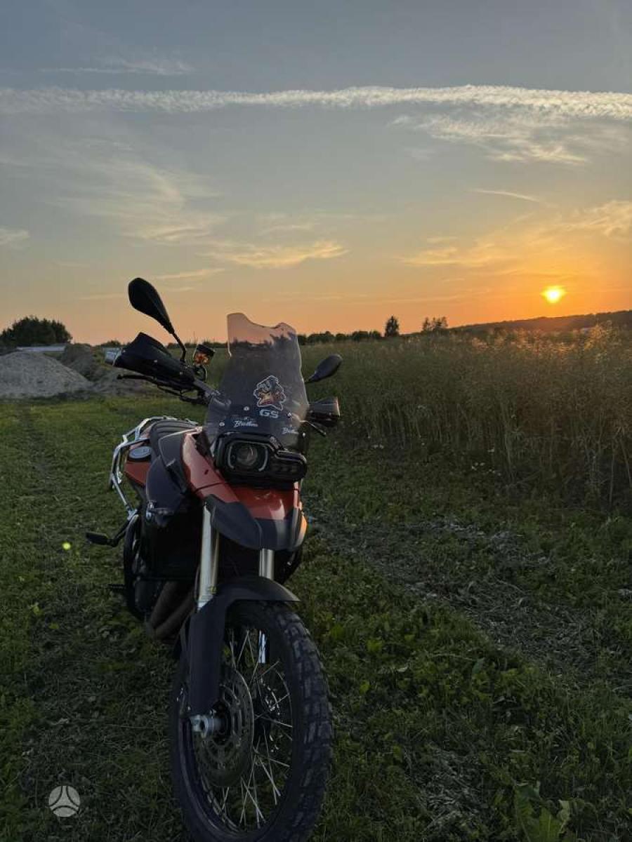 Red BMW F 800GS 2010 in Kaunas, with an engine capacity of 0.80 L and mileage of 60 thousand km for 4700 €, photo 3 on AUTOMOTO.COM.LV