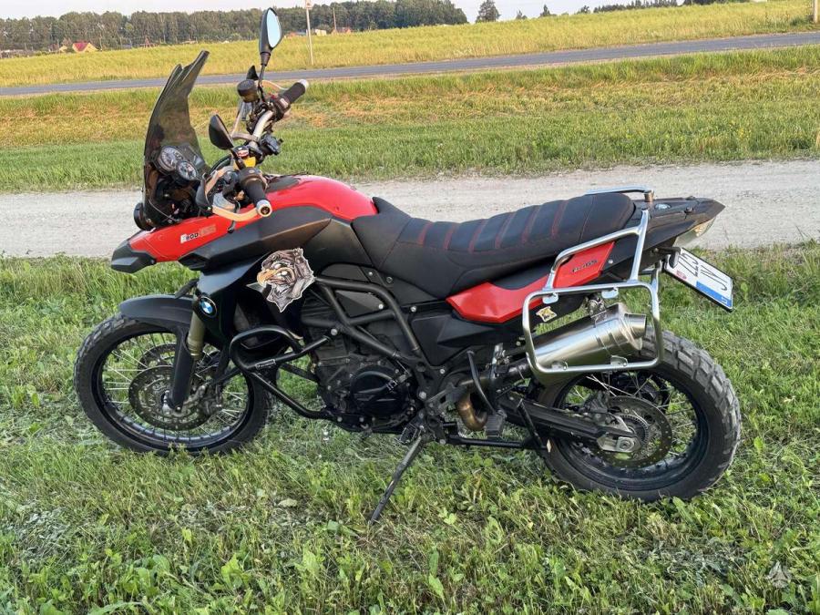 Red BMW F 800GS 2010 in Kaunas, with an engine capacity of 0.80 L and mileage of 60 thousand km for 4700 €, photo 6 on AUTOMOTO.COM.LV