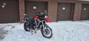 Red BMW F 800GS 2014 in Vilnius, with an engine capacity of 0.80 L and mileage of 28 thousand km for 4900 €, photo 2 on AUTOMOTO.COM.LV