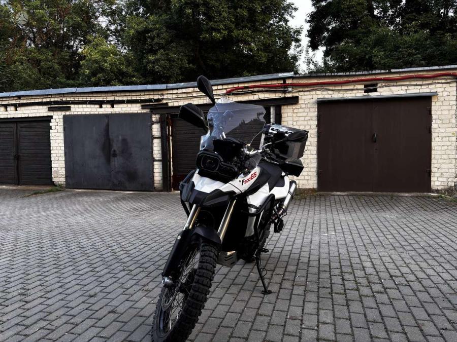 White BMW F 800GS 2010 in Vilnius, with an engine capacity of 0.80 L and mileage of 90 thousand km for 6600 €, photo 4 on AUTOMOTO.COM.LV