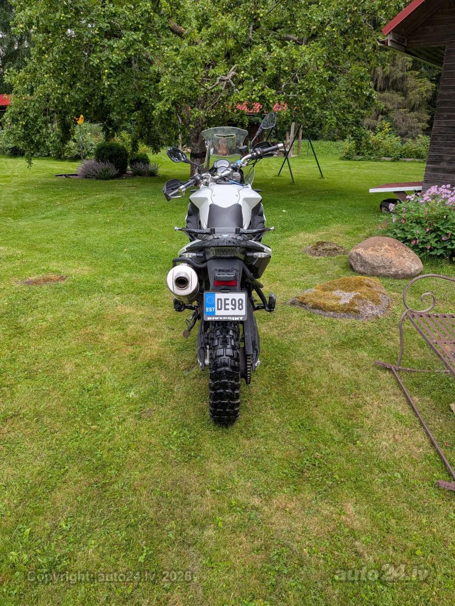 Balts BMW F 800GS 2012 Tallina, ar dzinēja tilpumu 0.80 L un nobraukumu 50 tūkst. km par 5999 €, foto 5 vietnē AUTOMOTO.COM.LV
