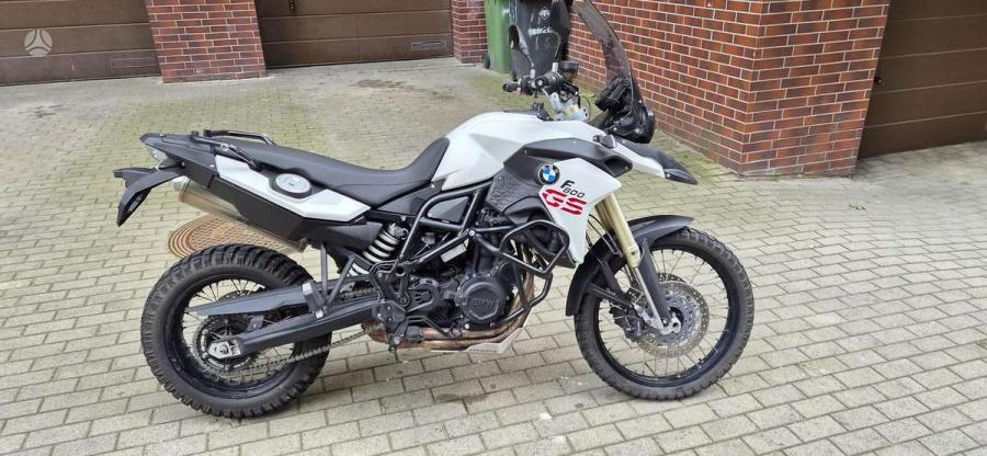 White BMW F 800GS 2012 in Vilnius, with an engine capacity of 0.80 L and mileage of 61 thousand km for 4999 €, photo 5 on AUTOMOTO.COM.LV