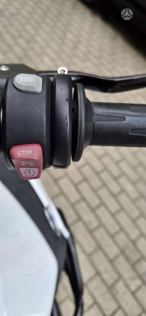 White BMW F 800GS 2012 in Vilnius, with an engine capacity of 0.80 L and mileage of 61 thousand km for 5200 €, photo 11 on AUTOMOTO.COM.LV